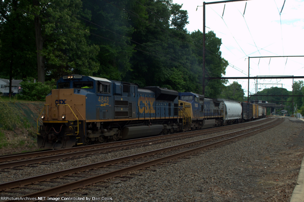 CSX SD70ACe 4848 leads Q418-27